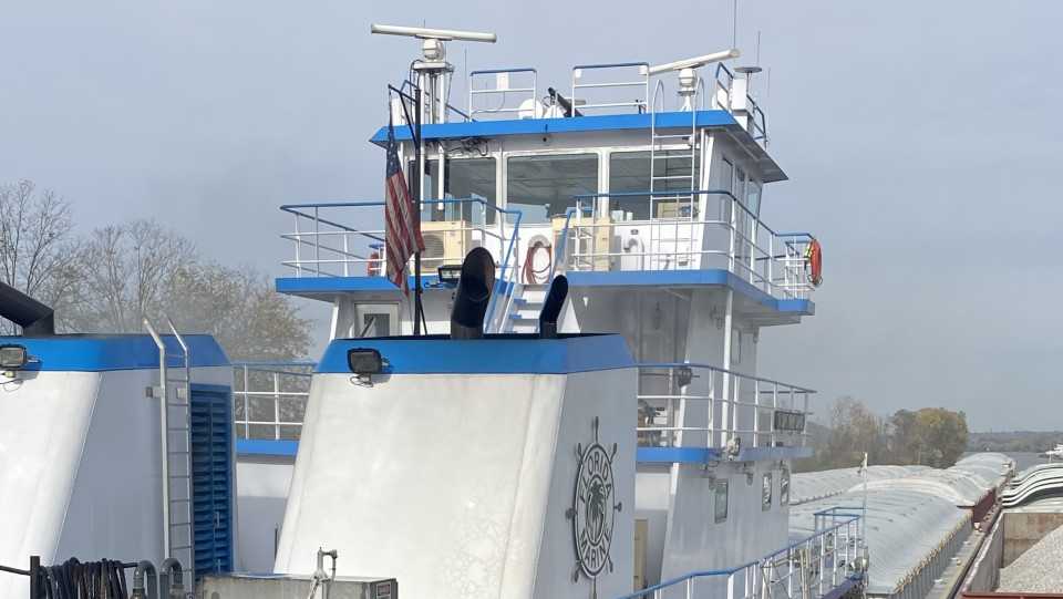 Towing vessel catches fire on Ohio River near Aurora