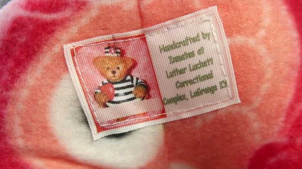 Ky. inmates sew 2,000 teddy bears for foster children