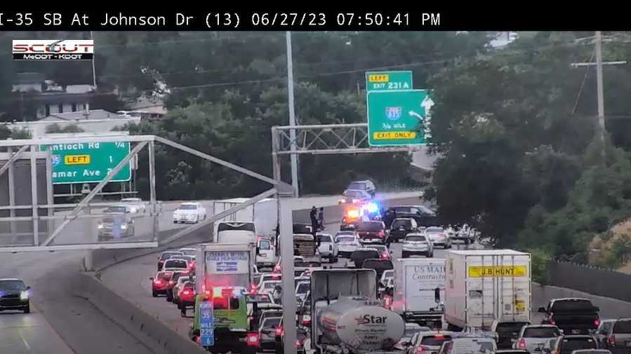 Hit-and-run crash temporarily closes lanes on I-35 in Merriam