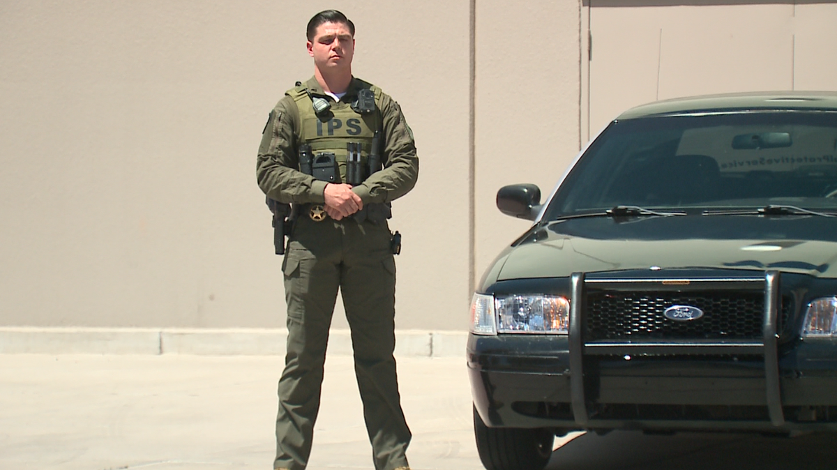 Armed guards at Albuquerque retailers to ensure safety