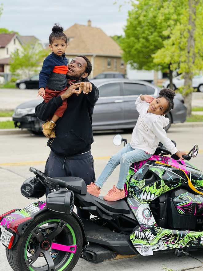 29-year-old man shot and killed at Milwaukee gas station