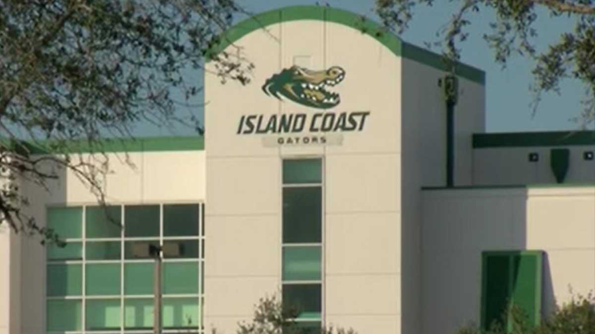 Island Coast High School flooding prompts early dismissal in Cape Coral