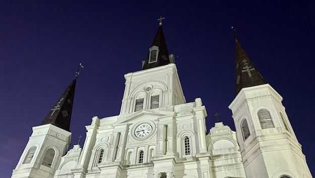 Caroling at Jackson Square returns to the French Quarter