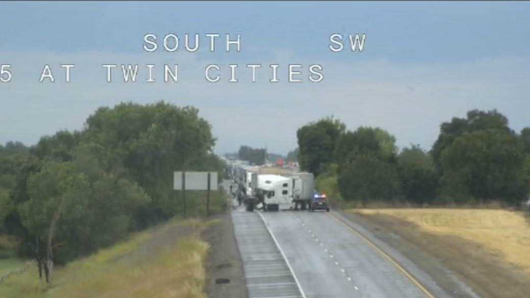 I-5 reopens in Sacramento County due to jackknifed big rig, Caltrans says