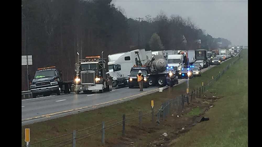LIVE: All lanes on section of I-85 S closed due to jackknifed tractor trailer