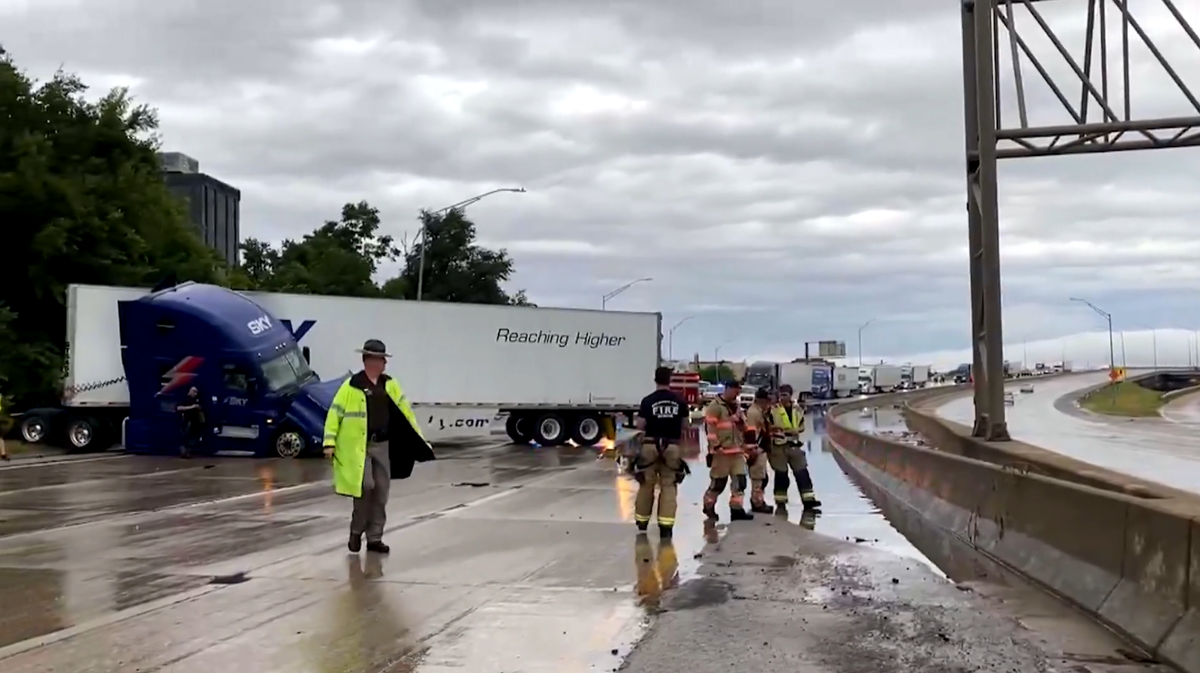 Jack Knifed Semi Truck Shuts Down Westbound I 44 In Oklahoma City