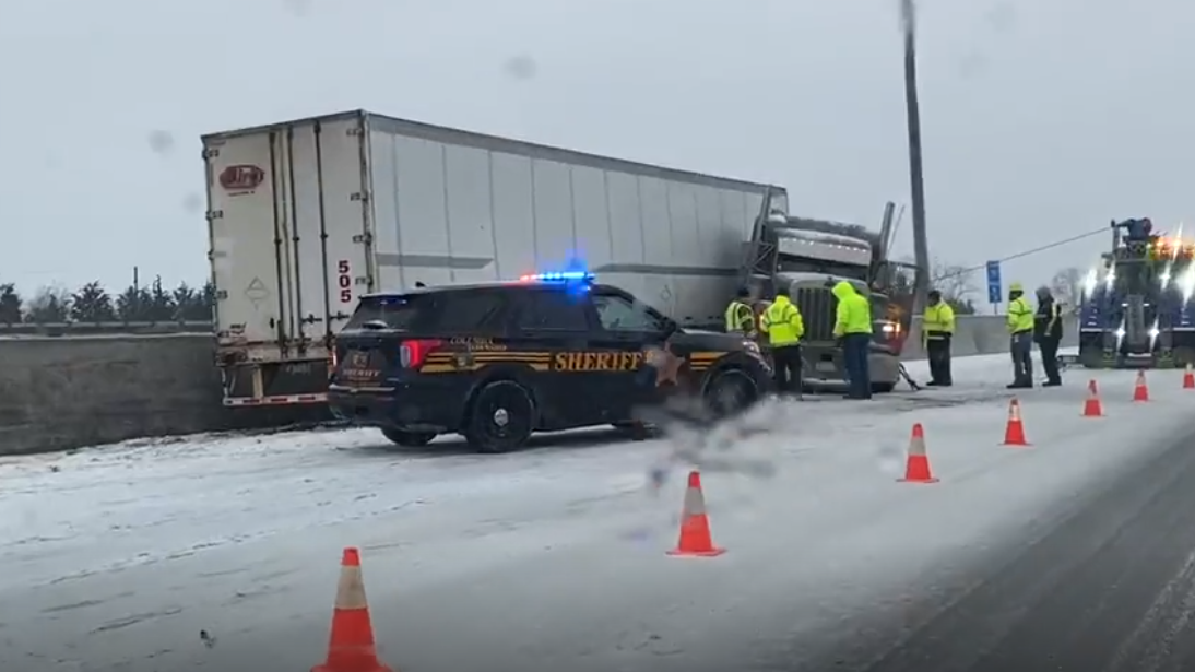 WATCH: Crews work to remove jackknifed truck on I-71