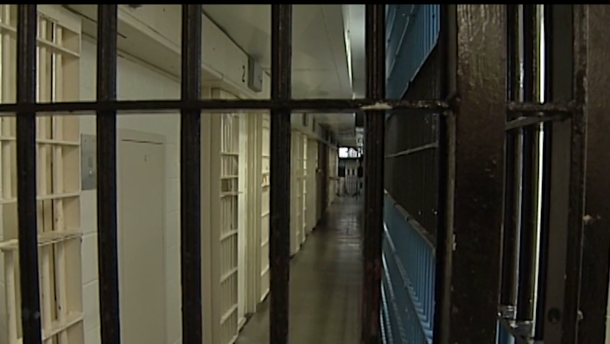 5 inmates hospitalized after overdosing at Metro Corrections