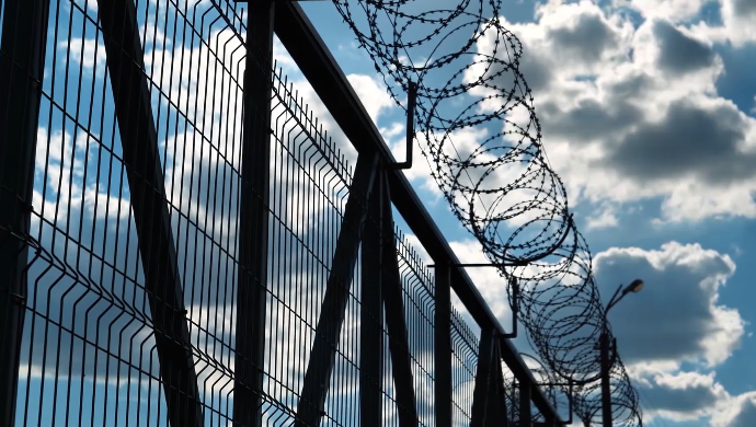 UC students experience realities of life in prison as part of college ...