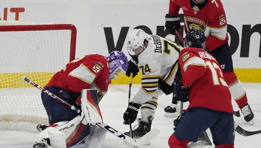 NHL-leading Bruins remain hot, top Panthers in playoff rematch