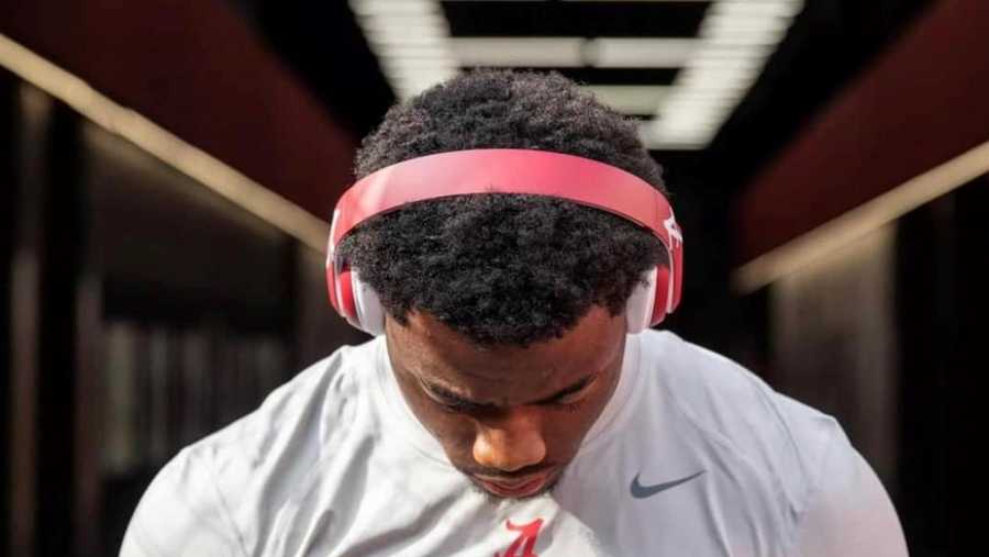 QB Jalen Milroe continues to evolve, lead resurgent No. 8 Alabama