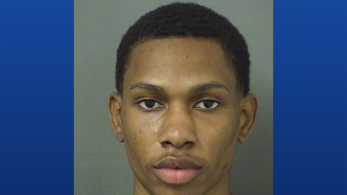 Florida man impersonates detective to steal from elderly woman