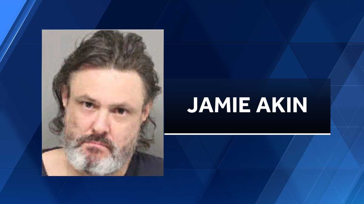 Lincoln man arrested for allegedly making threats with sword