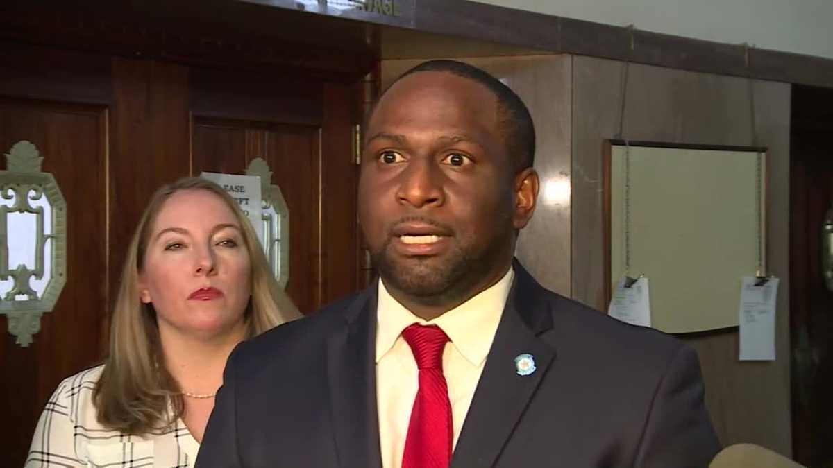 Oklahoma lawmaker files lawsuit against Gov. Stitt to stop permitless ...