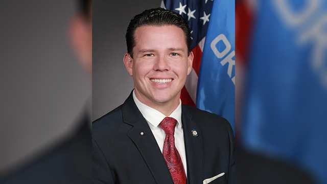 Oklahoma state senator announces resignation before session