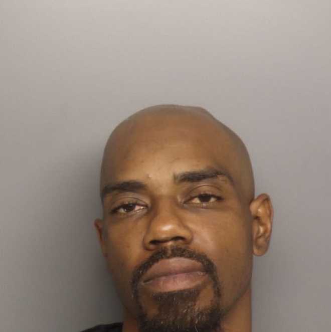 South Carolina: Greenville woman shot in car