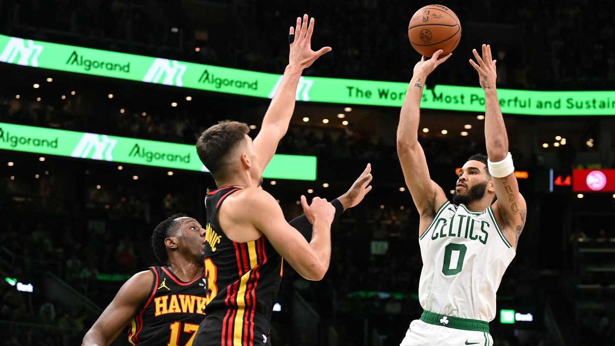 Tatum scores 34, Brown drops 21 in Celtics' win over Hawks