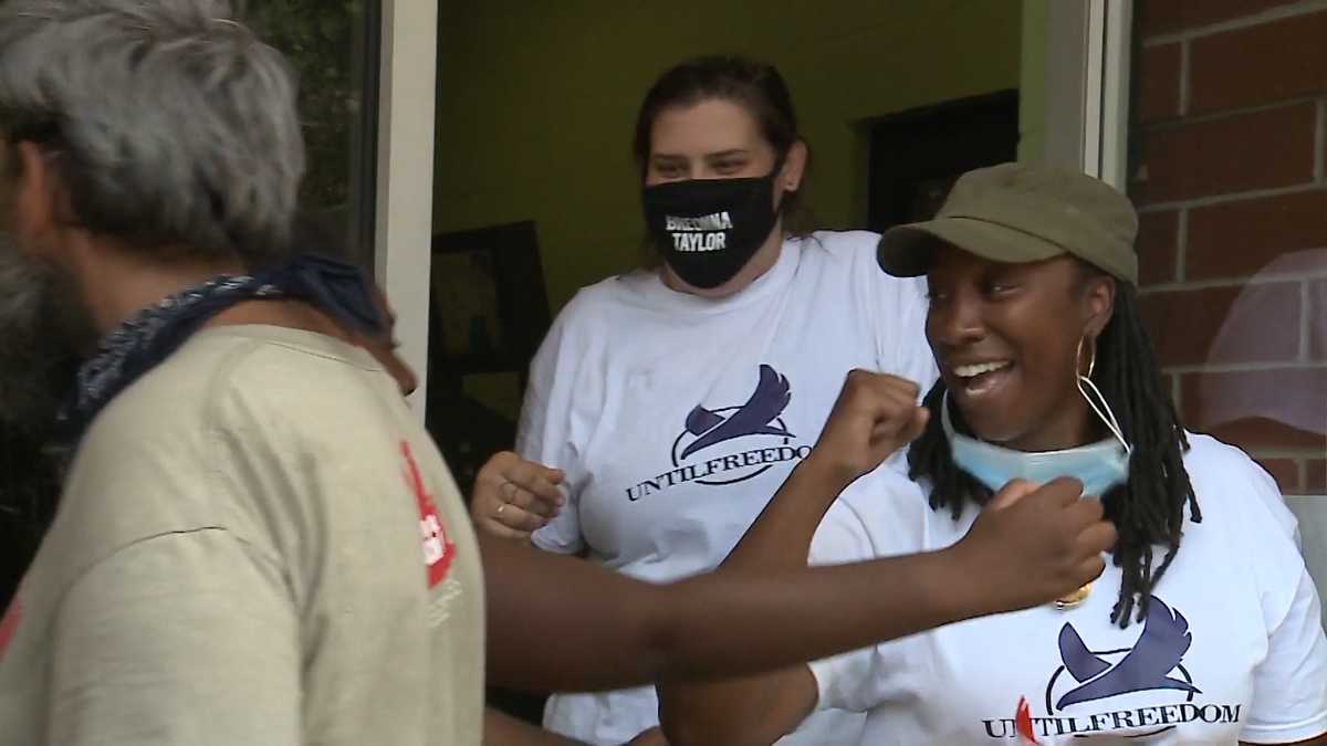 JCPS principal arrested at attorney general's house says she protests ...