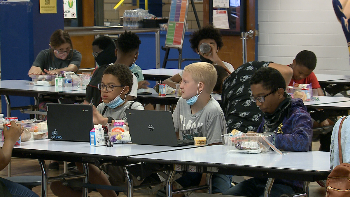 JCPS students will have the chance to eat for free this school year ...