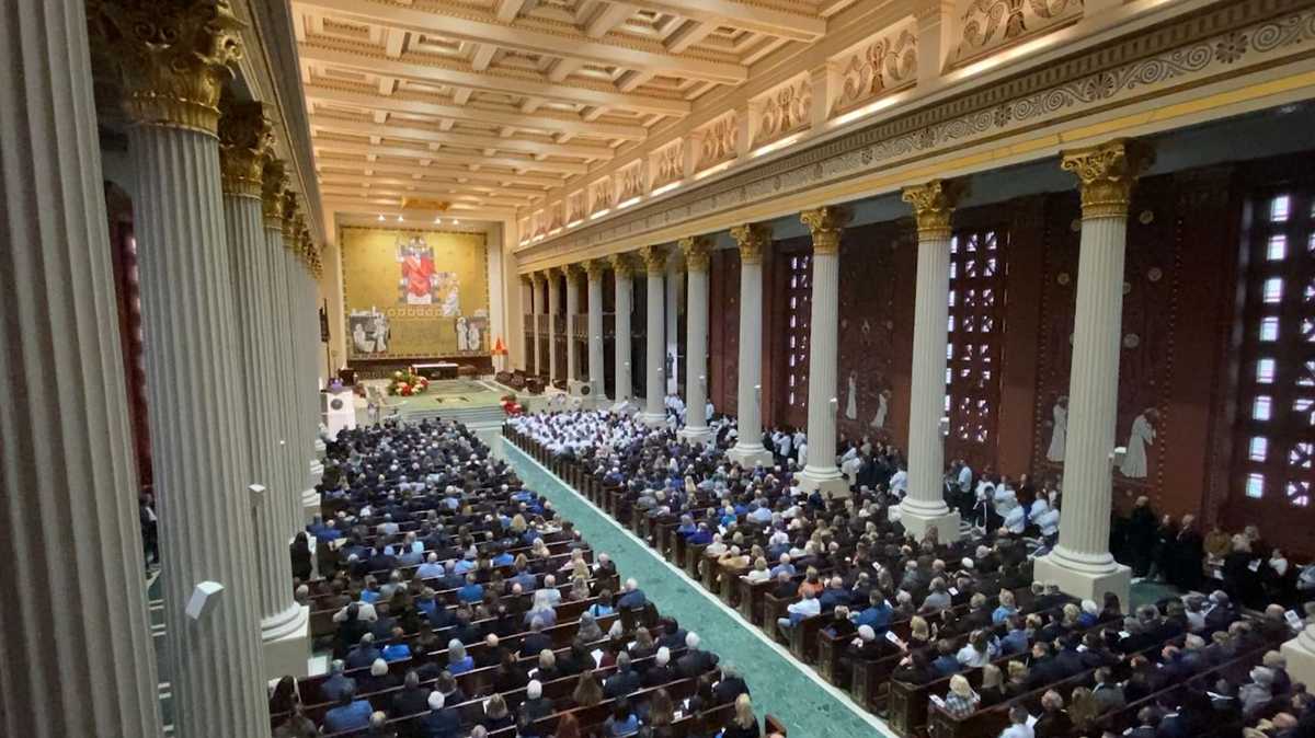 Family, friends recall memorable life and legacy of chef Jean-Robert de ...