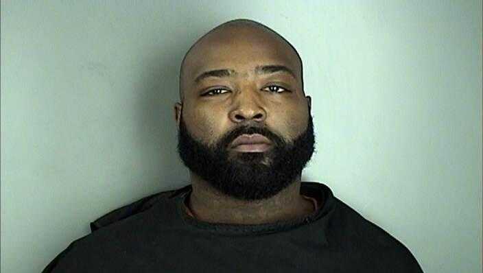 South Carolina: Detectives searching for man wanted for murder