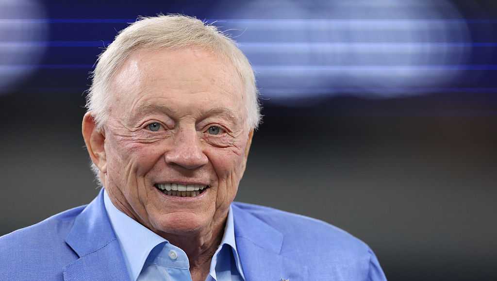 Jerry Jones says he never considered giving up control of Cowboys