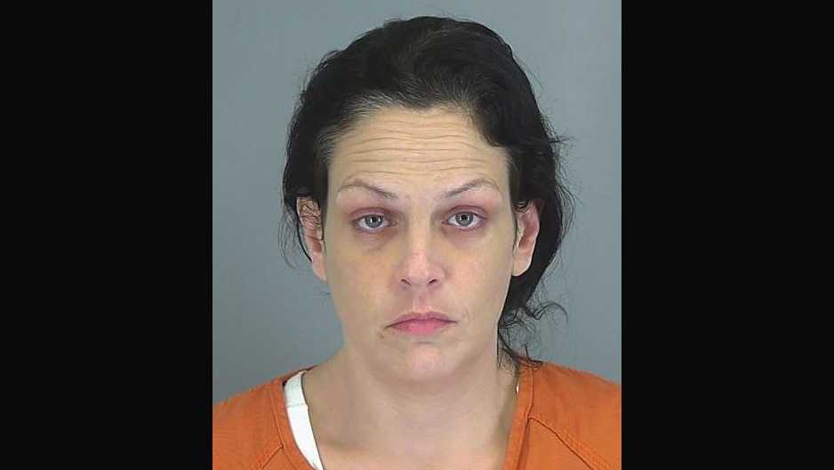 Woman charged after man fatally shot during robbery, deputies say