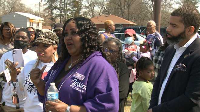 Moms of Murdered Sons raise billboard to put faces to victims of gun ...