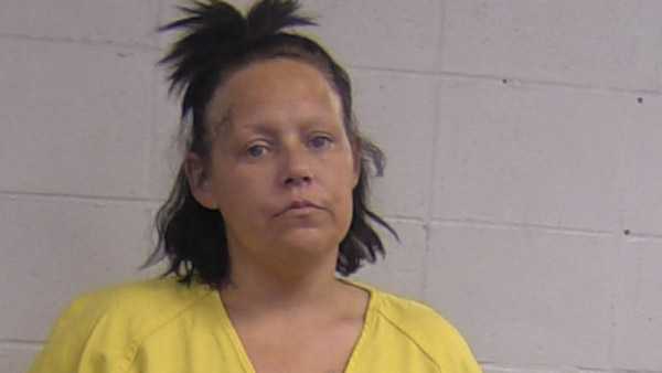 LMPD: Woman accused of stealing identifies, credit card fraud arrested