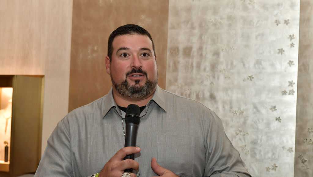Former New England Patriot Joe Andruzzi to visit UVM Cancer Center