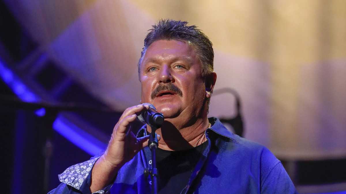 Country singers mourn the death of Joe Diffie