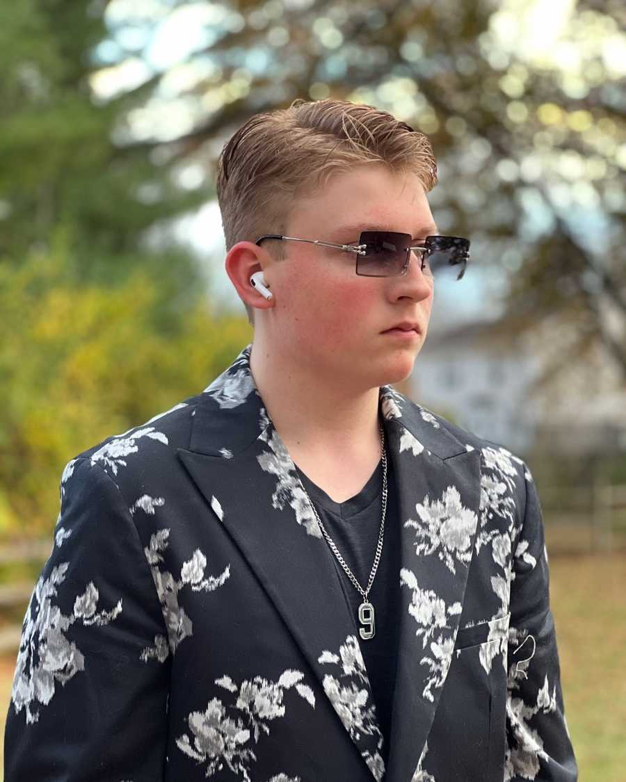 Fans across Cincinnati area dress as Bengals QB Joe Burrow for Halloween