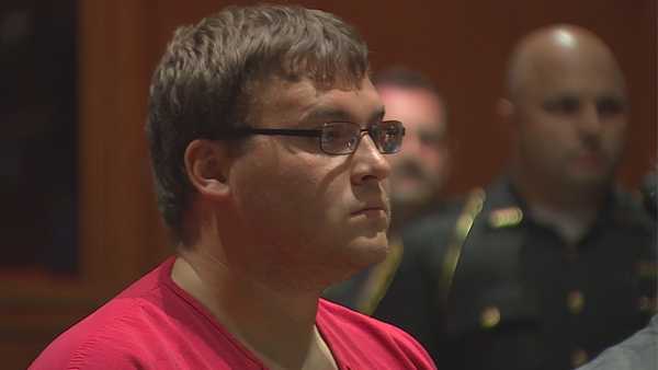 Ex-teacher accused of molesting 28 first-graders posts bond