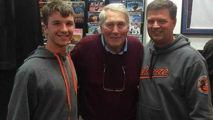 Fans remember Orioles legend Brooks Robinson through photos