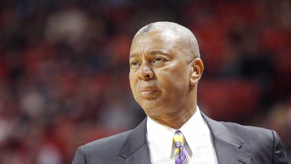 LSU makes it official, fires men's basketball coach Johnny Jones