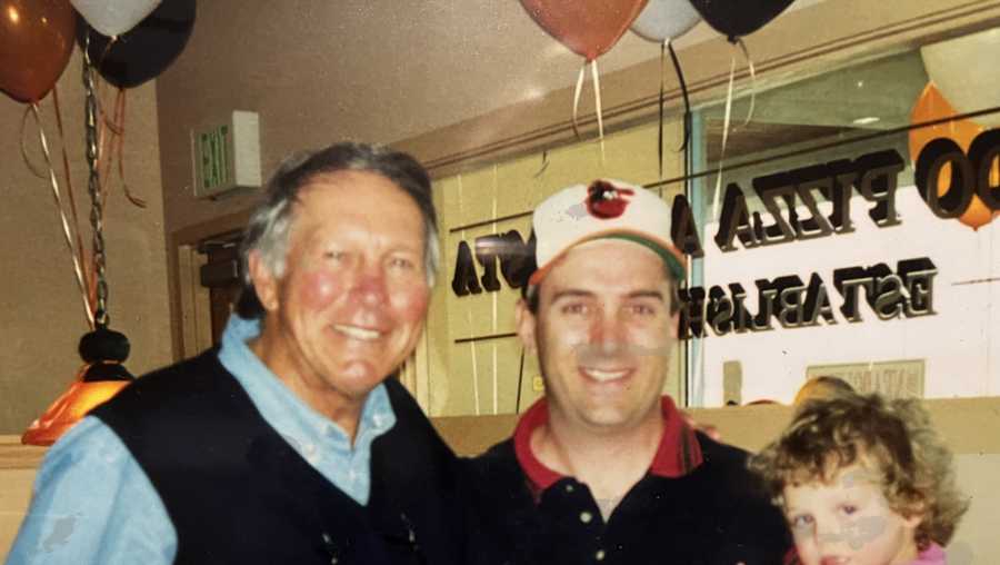 Memorial held for Orioles legend Brooks Robinson