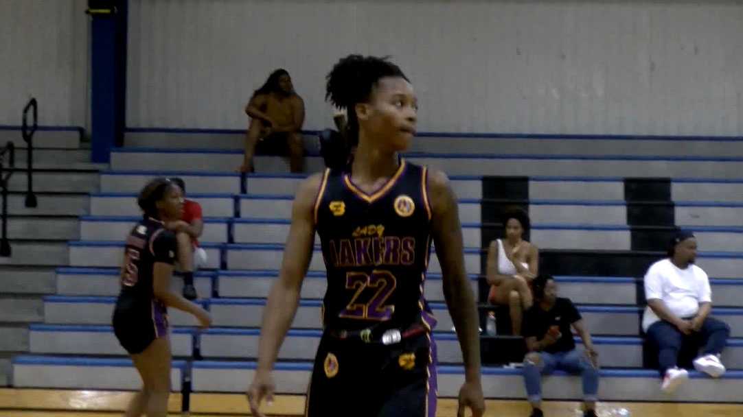 Former MSU basketball star helps lead Mississippi Lady Lakers to win