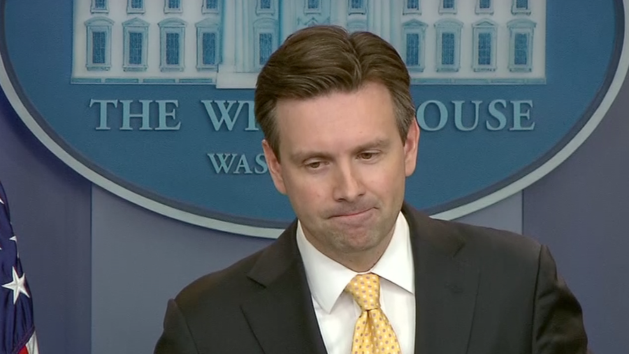 Ex-Obama spokesman tells Harvard crowd Trump is cynically using the press