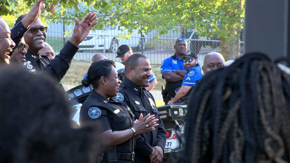 JPD officers cheer on students headed into literacy exams