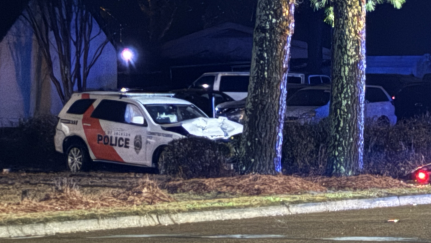 Jackson police officer taken to the hospital after cruiser crash