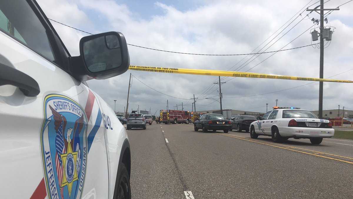 1 killed, 4 injured after police chase ends in crash, JPSO says