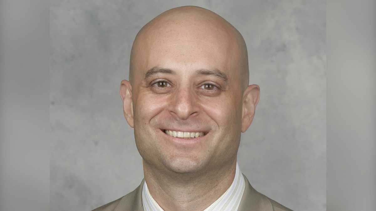 Bruins welcome new play-by-play announcer for local TV broadcasts