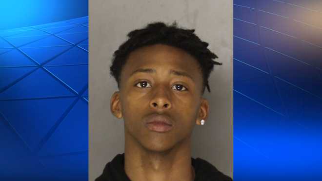 Police searching for third suspect after home invasion robbery in Stowe ...