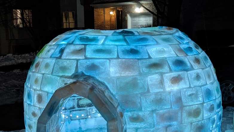 Photos: Marylanders make igloos with ice blocks