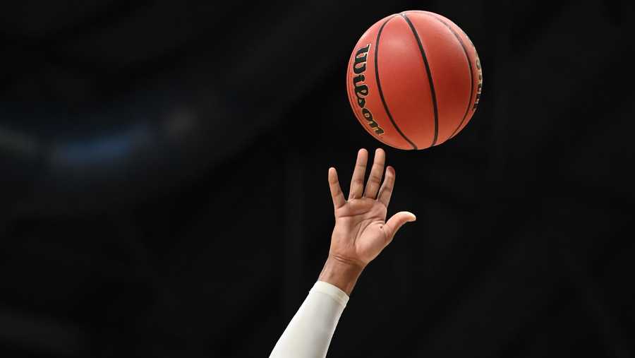 Razorback forward Justin Smith entering 2021 NBA Draft