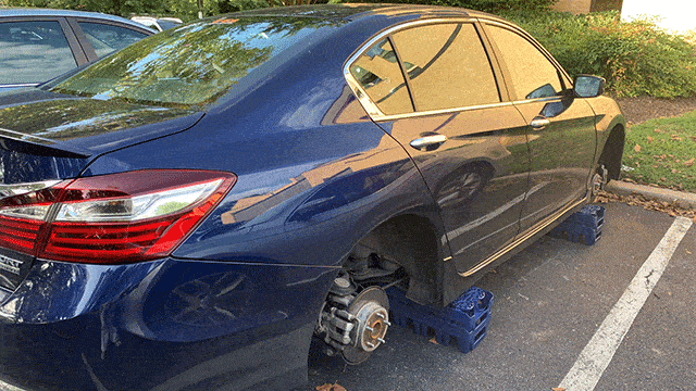 Rims, tires stolen off vehicles in Clarksville