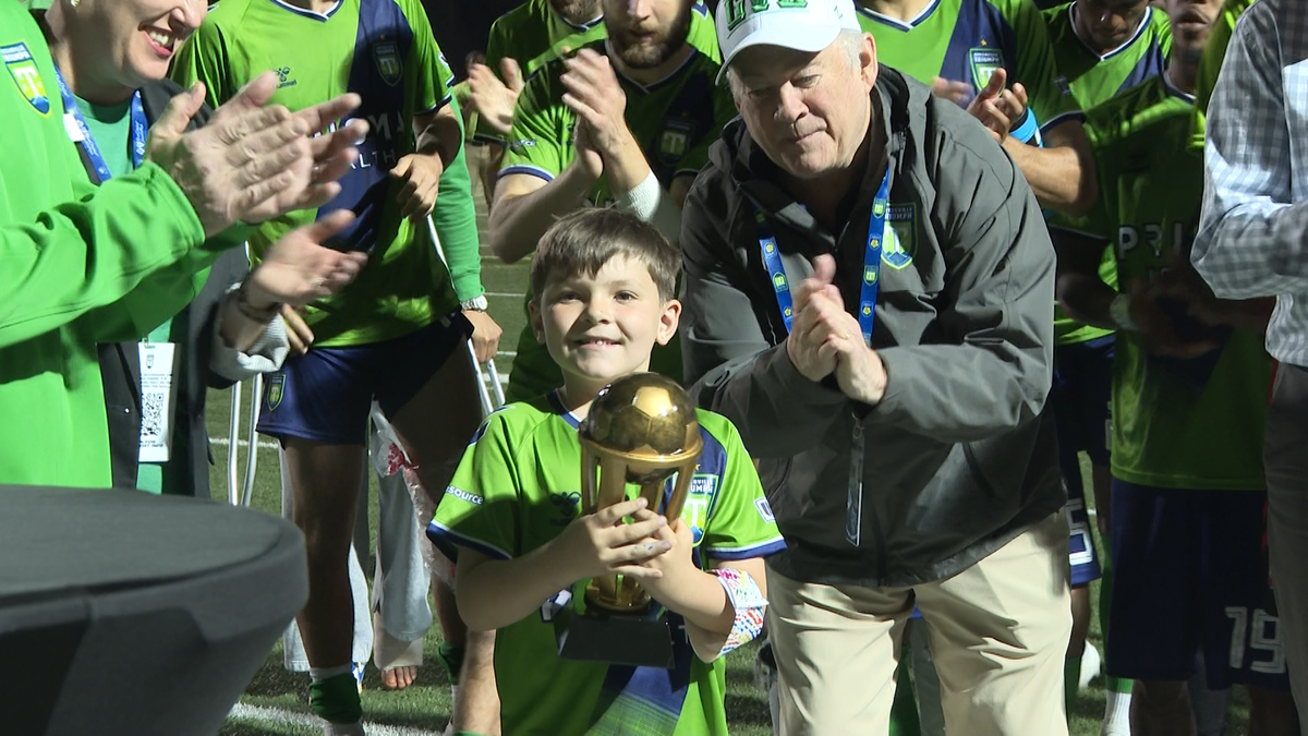 Kamden, Make-A-Wish star shines In Triumph’s match against Spokane