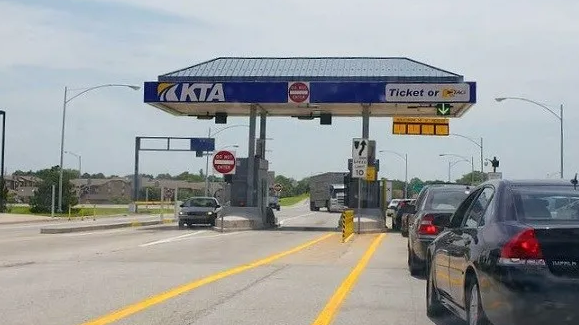 Broken toll machine pays out at Kansas Turnpike booth near casino