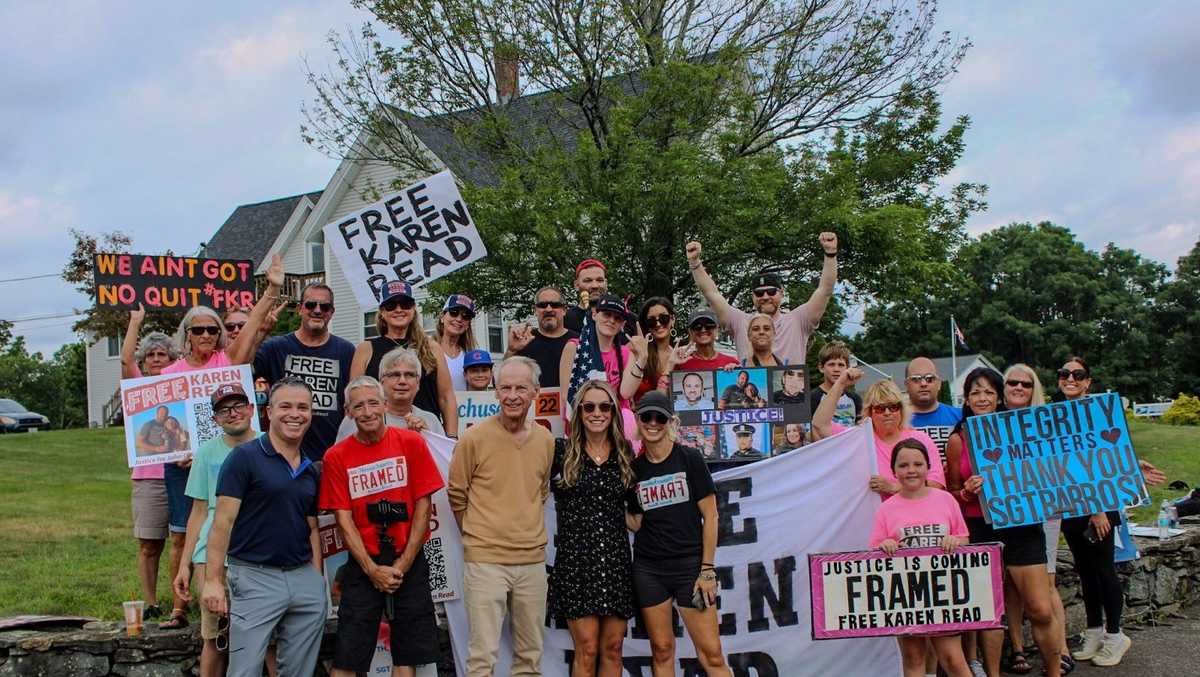 Karen Read supporters hold several 'standouts' to show solidarity