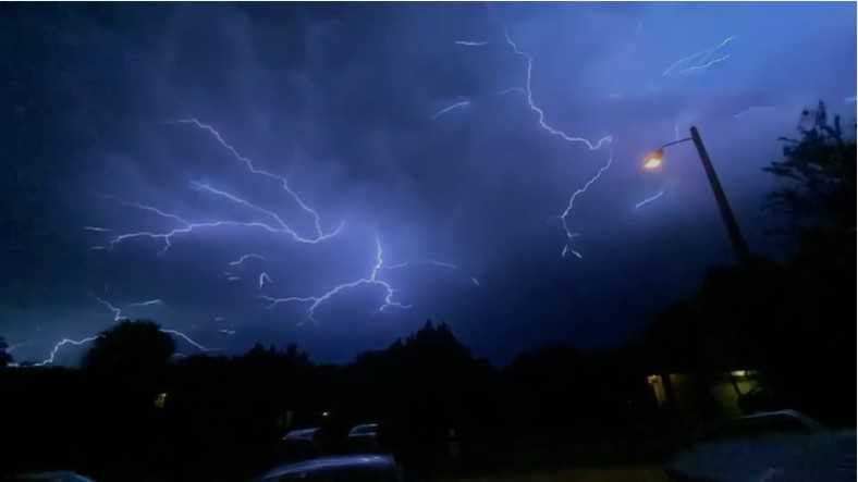 VIDEO: Storms bring gusty winds, lightning to Central Florida